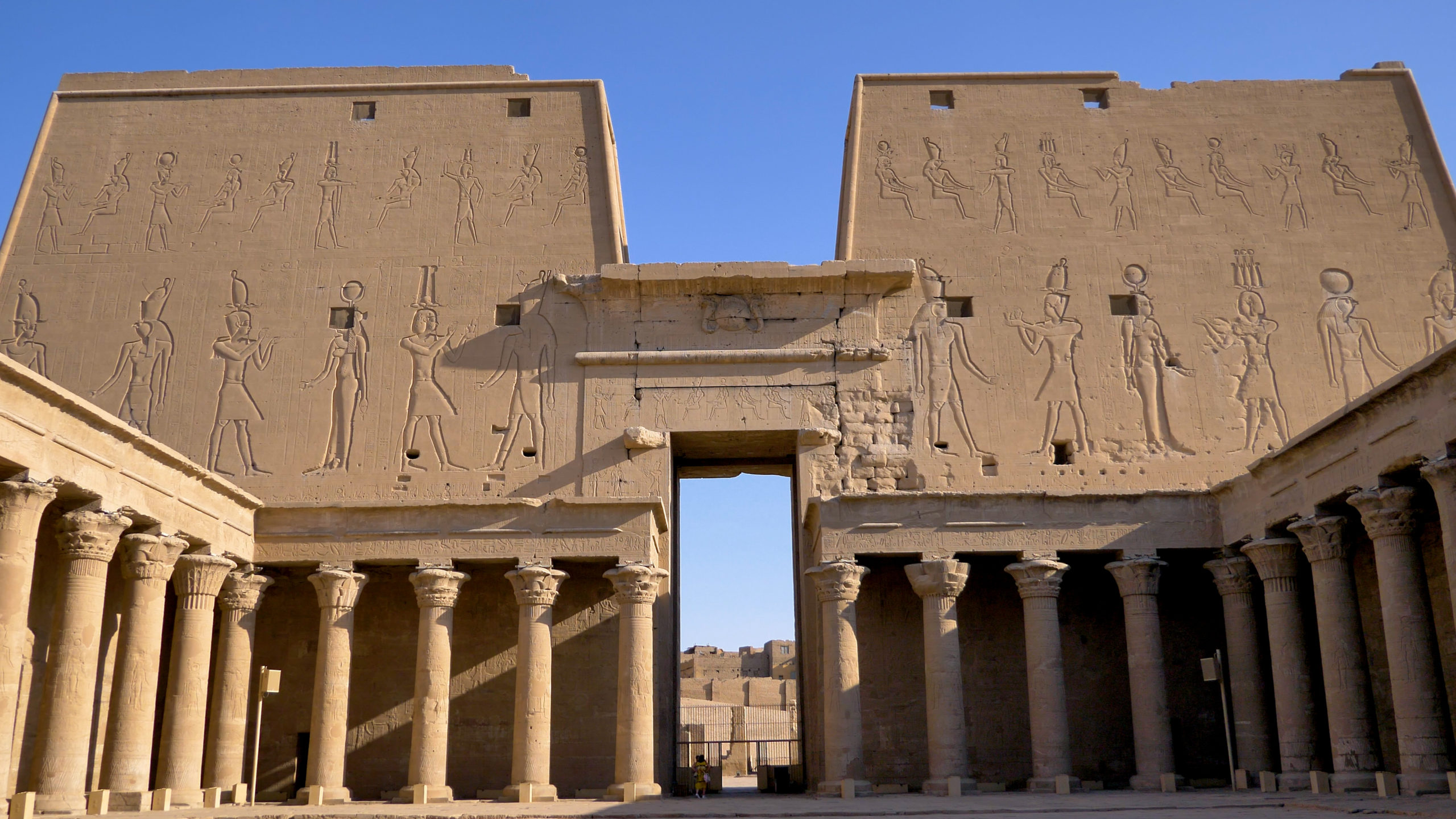 LE TEMPLE D'HORUS,Edfou, Egypte - Tym Vidéo Production